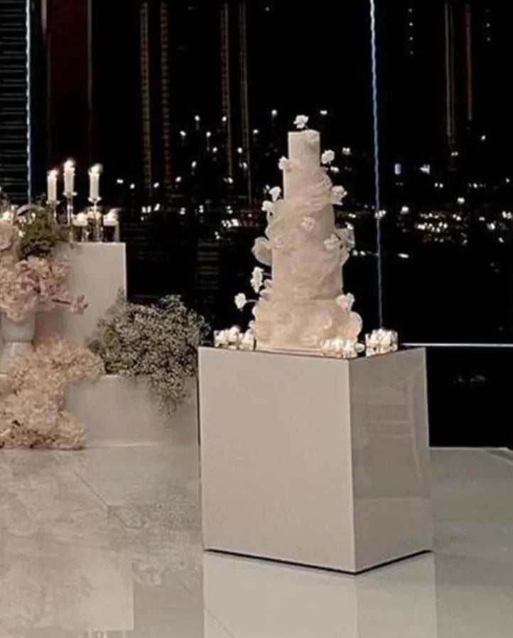 Cake Table - White – Standout Luxury Weddings